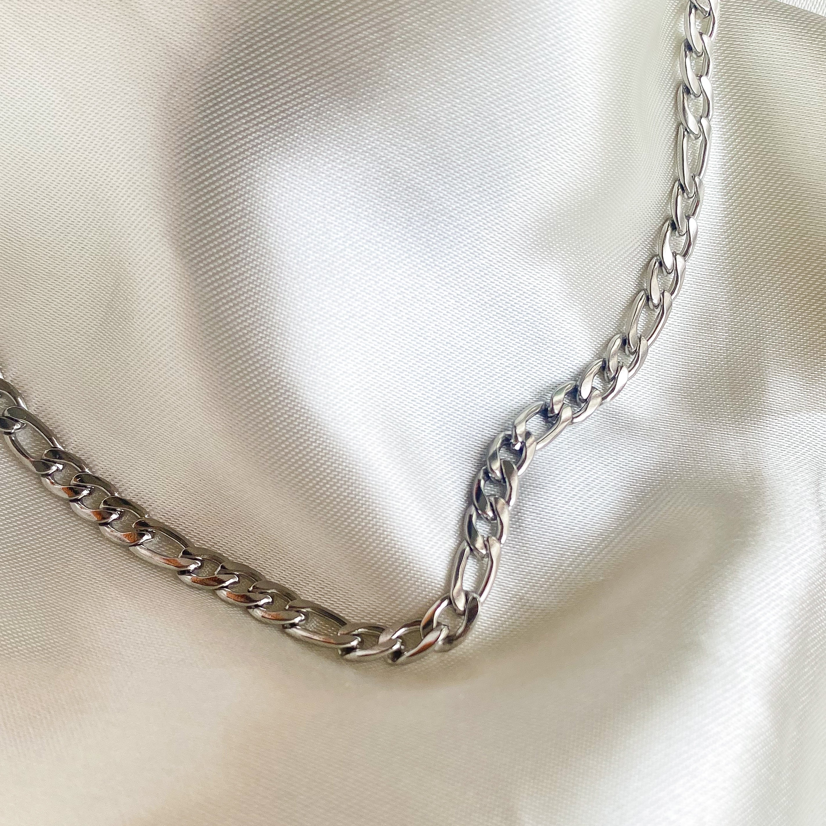 ANGELICA - thick Figaro chain – ANVAR MX